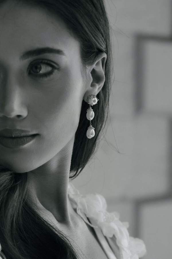 LEON | Gold pearl earrings