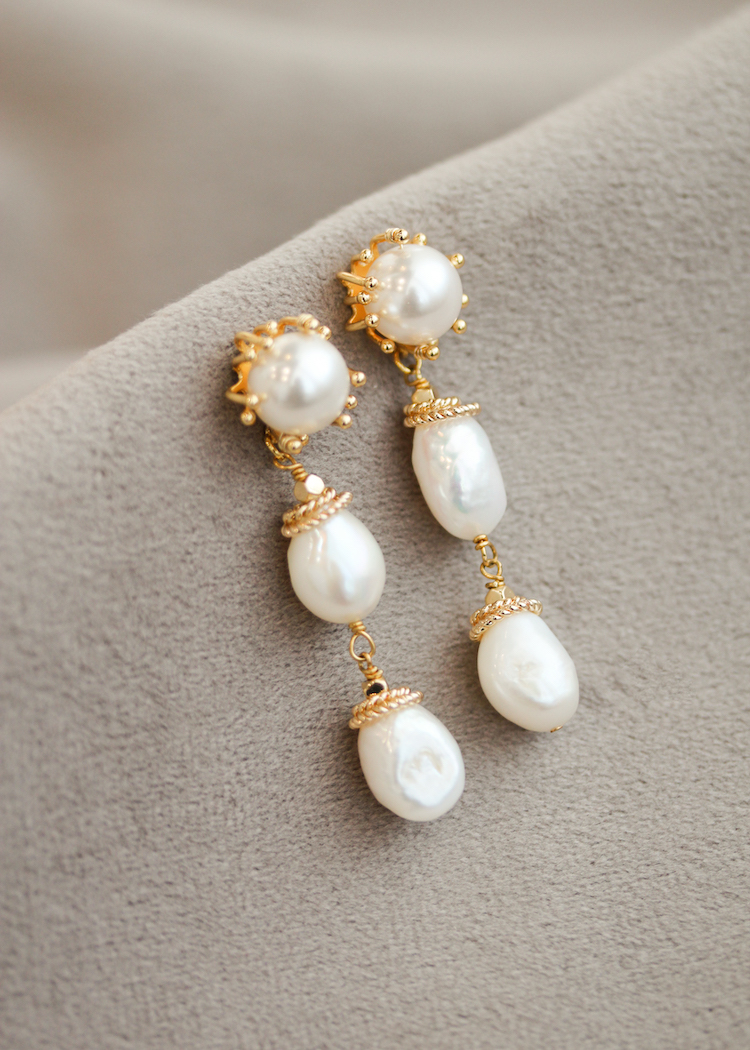 LEON | Gold pearl earrings