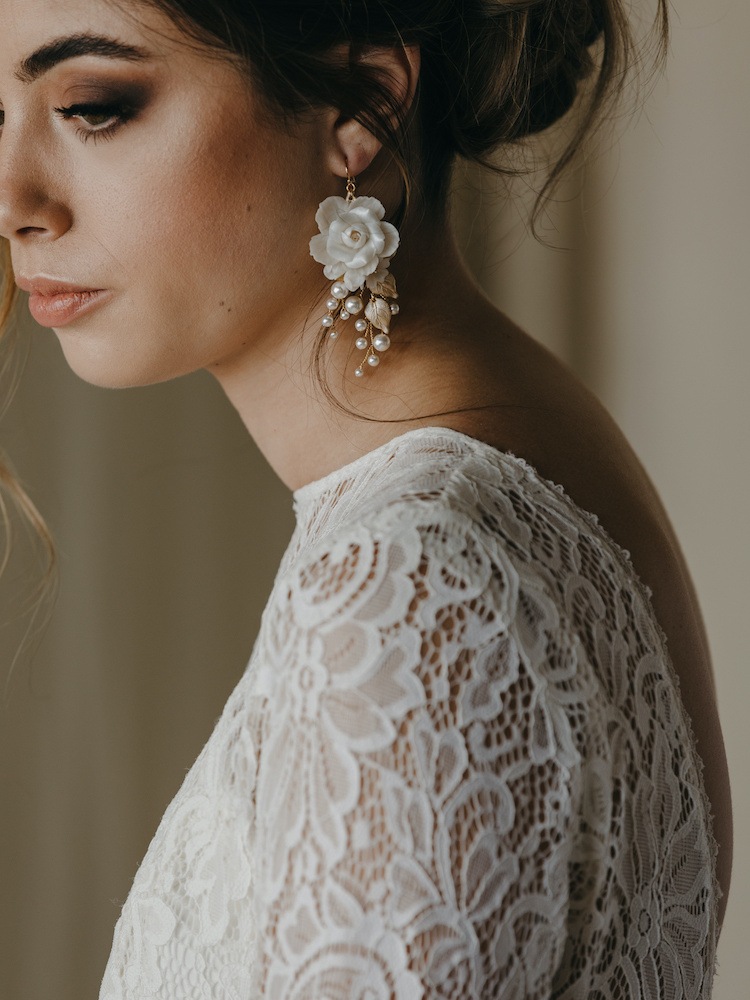 24 Gorgeous Messy Wedding Updos | Tania Maras