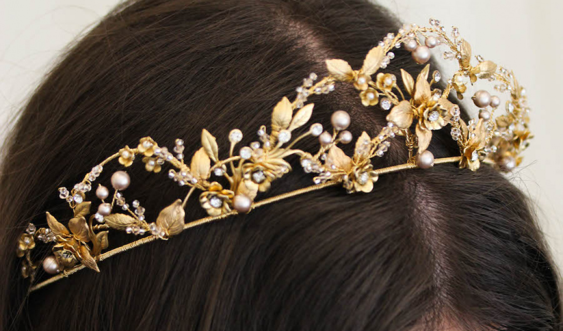 Fit for a Queen | A bespoke gold wedding crown for Alexandra | Tania Maras