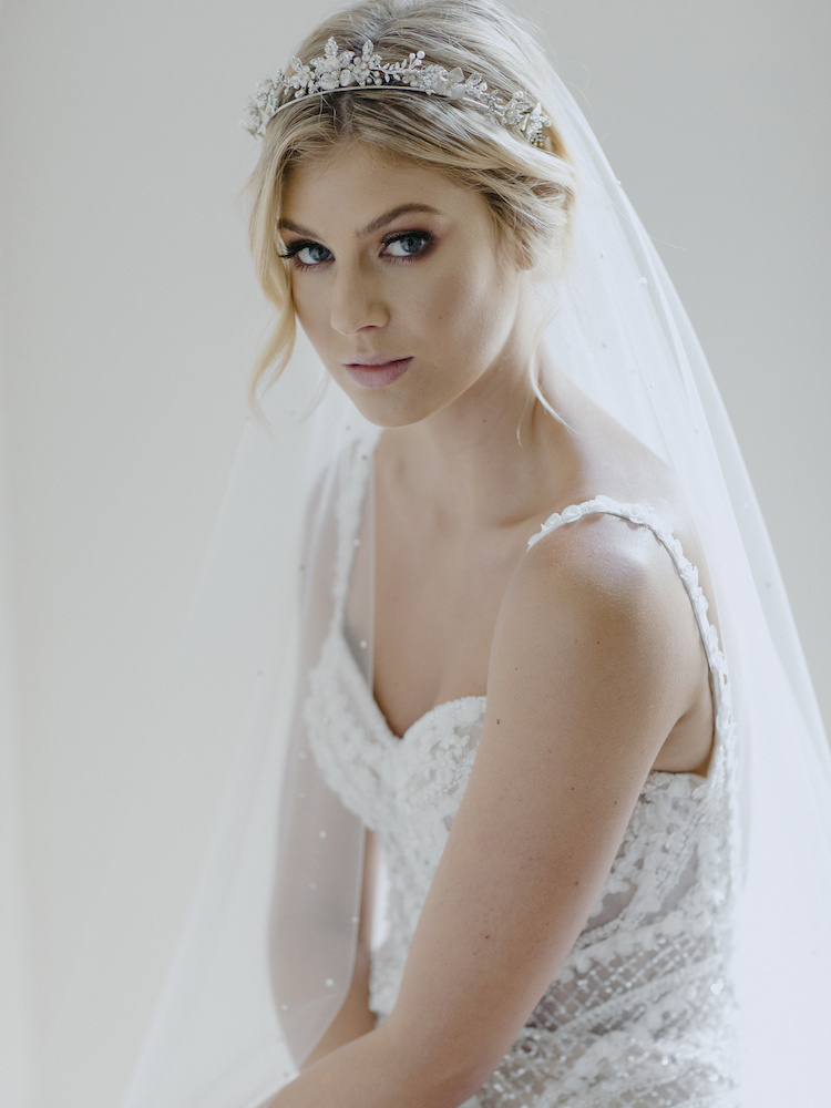 How to style a crystal wedding veil for maximum impact | Tania Maras