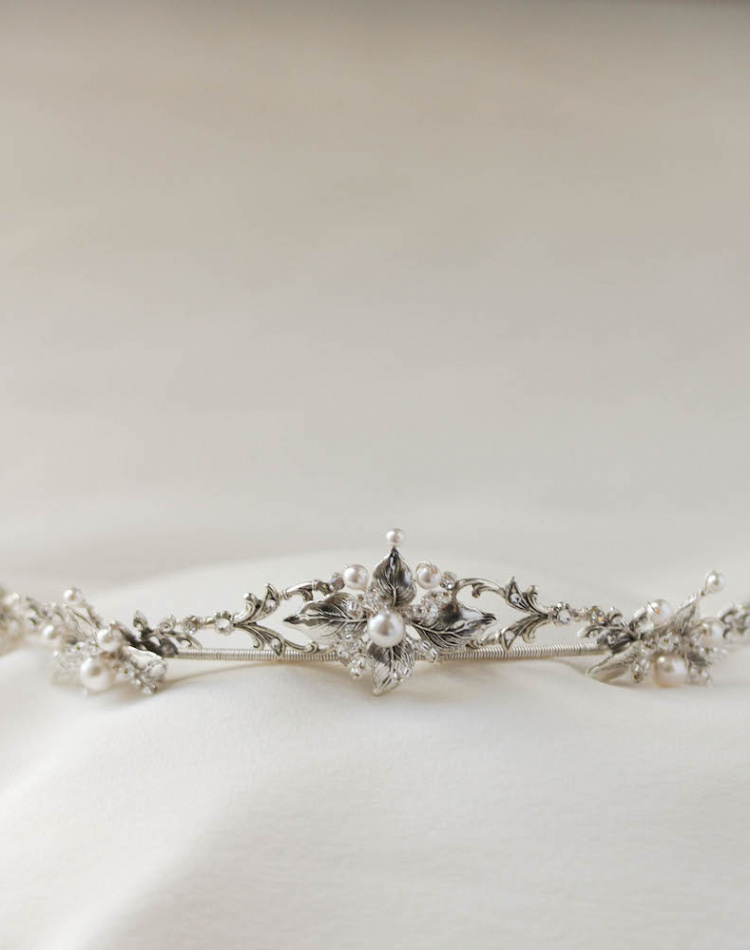 Delicate wedding crowns for the understated bride | Tania Maras