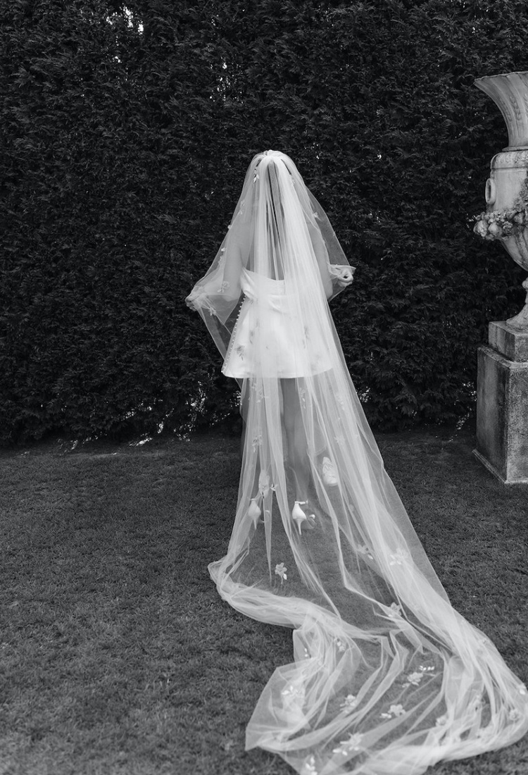 How to choose a long wedding veil | Tania Maras