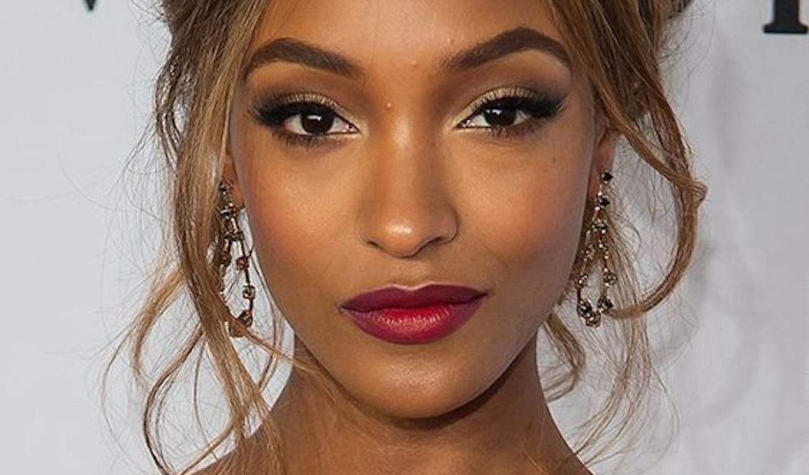 How to accessorise romantic wedding updos | Tania Maras