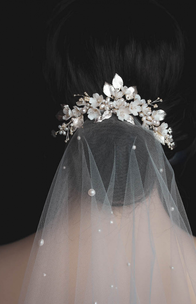 How to style the modern chignon wedding updo | Tania Maras