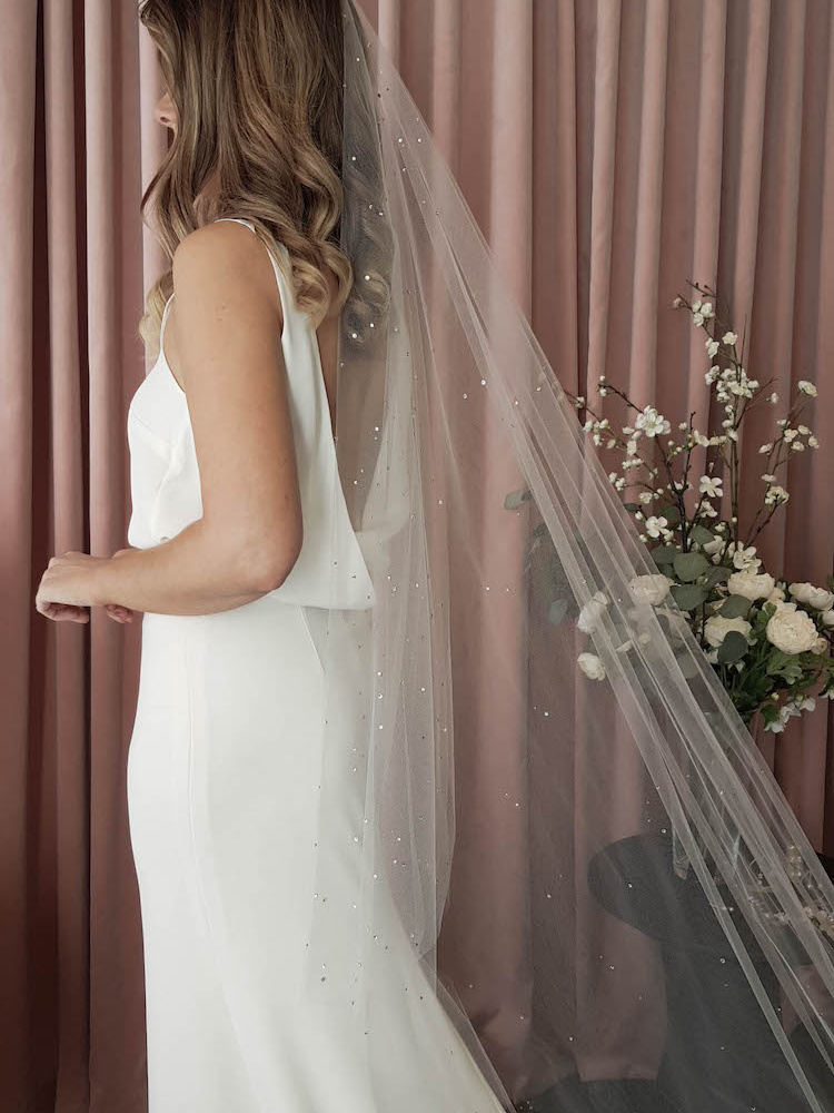 How to style a crystal wedding veil for maximum impact | Tania Maras