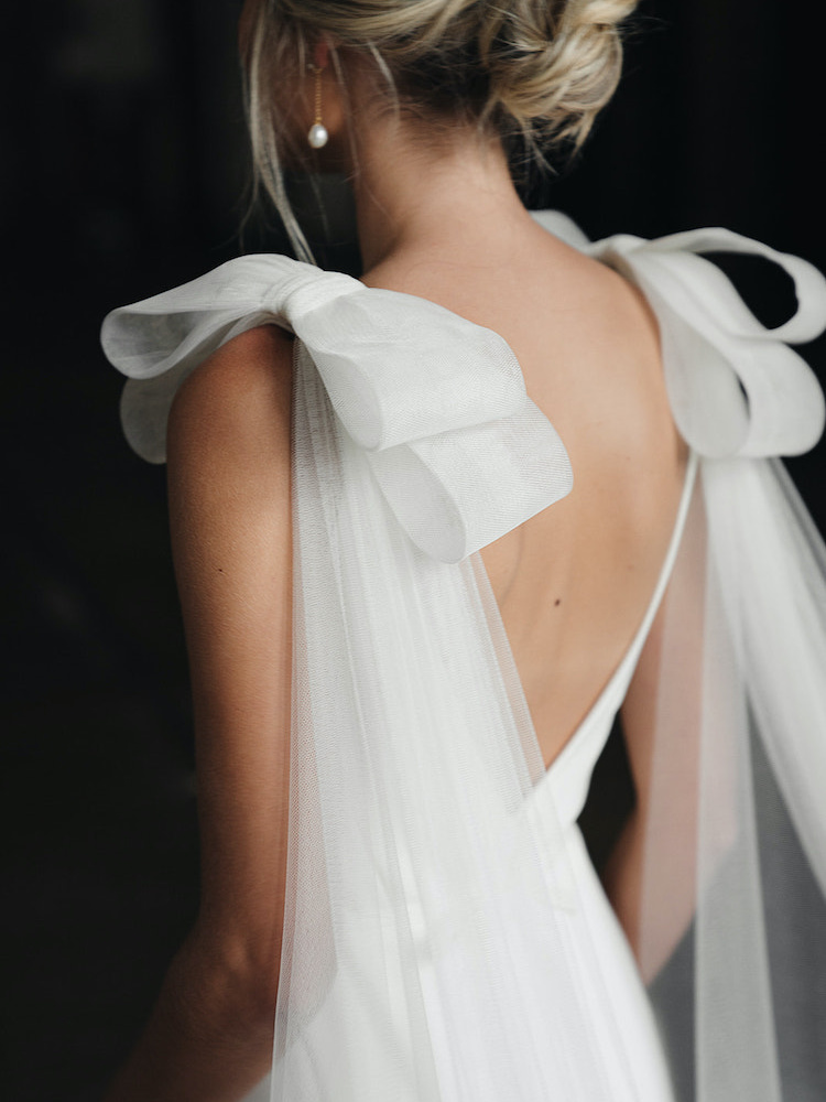 Bridal wings: A modern alternative to the traditional wedding veil ...