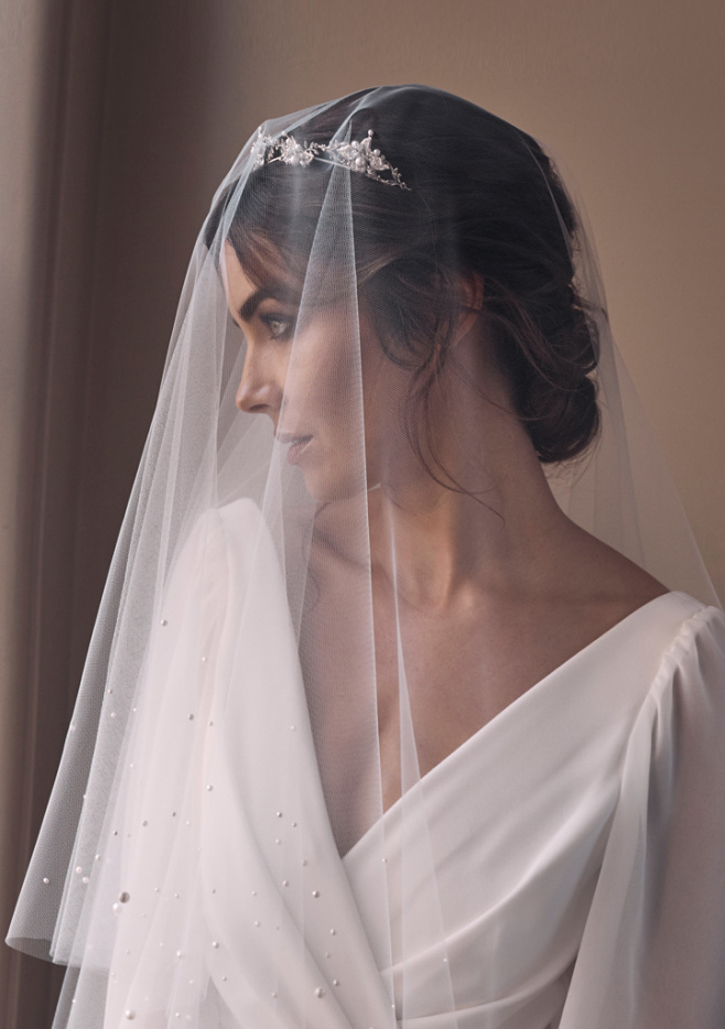 How to secure a drop veil - Bridal styling advice and tips | Tania Maras