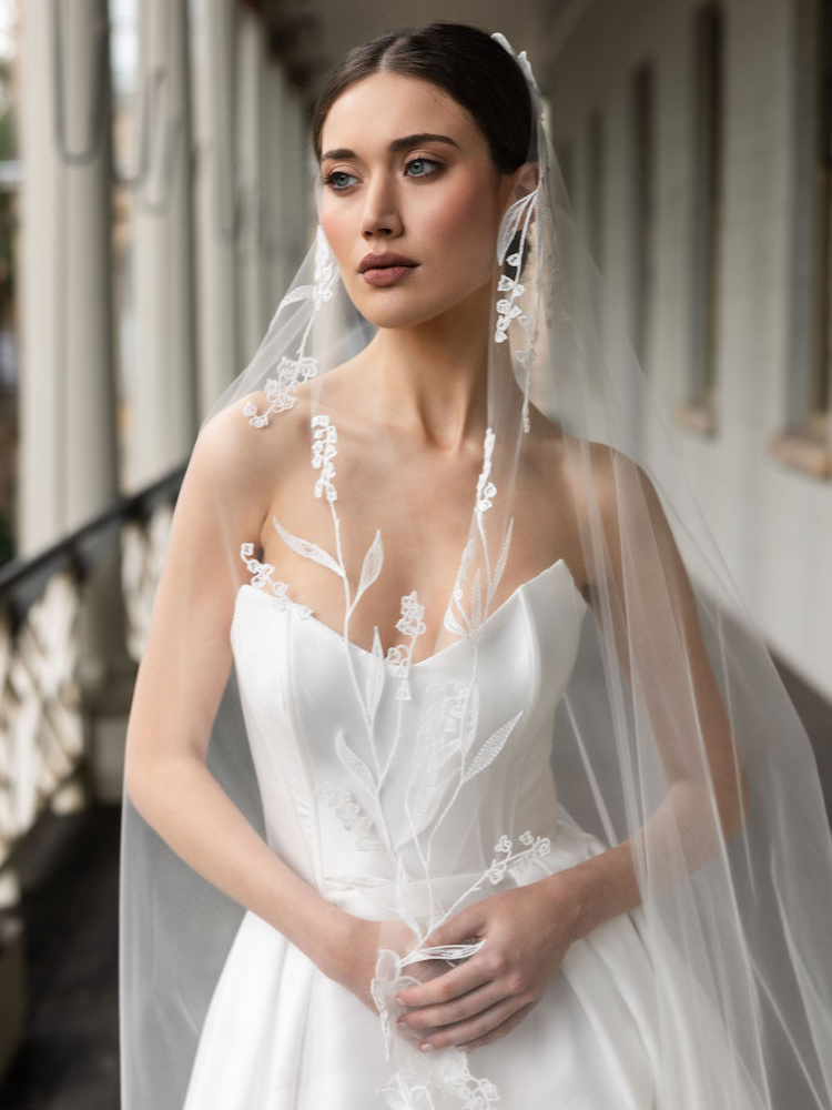 How to style a dramatic wedding veil | Tania Maras