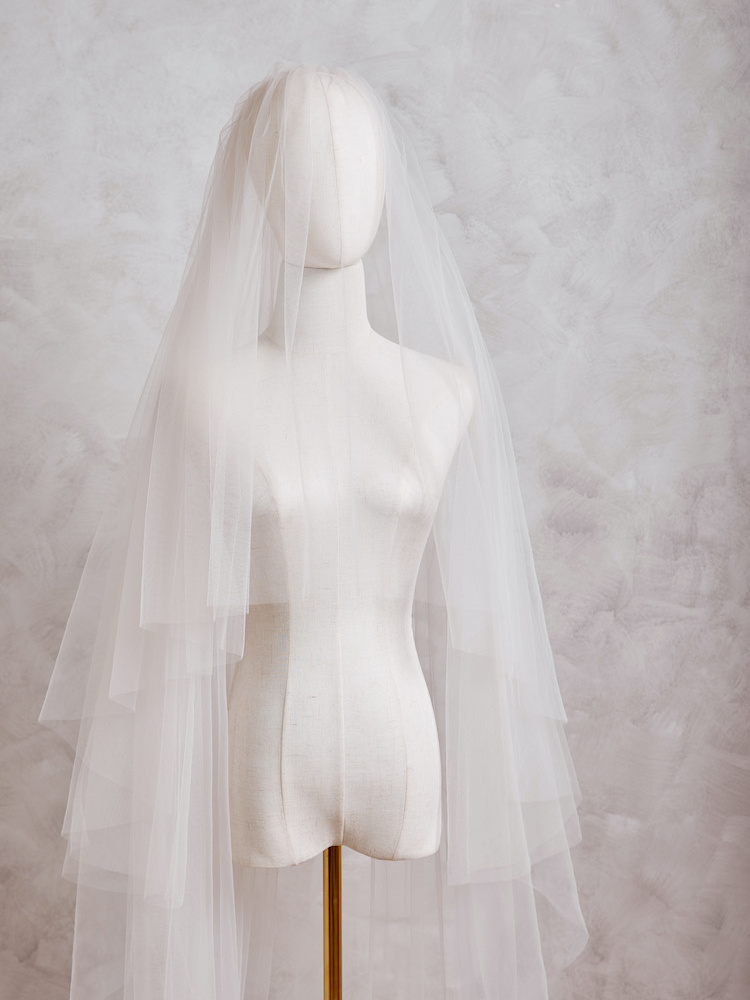 Why your dress probably isn't white and how to choose a wedding veil to ...