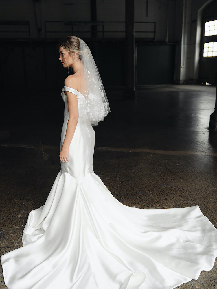 How to style a dramatic wedding veil | Tania Maras