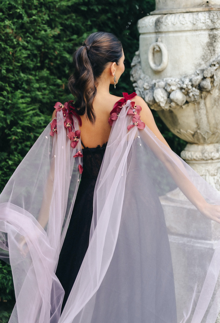 Bridal wings: A modern alternative to the traditional wedding veil ...
