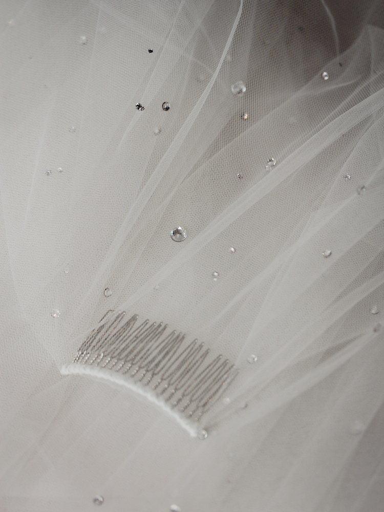 How to style a crystal wedding veil for maximum impact | Tania Maras